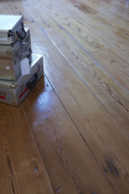 Quality Reclaimed Engineered WoodFlooring & Pine Floorboards